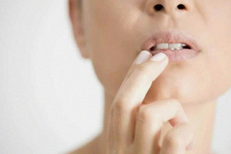 Don't Ignore These 10 Health Warning Signs Your Lips are Telling You ...