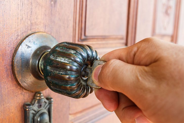14 Signs Your House Is Vulnerable To Being Robbed - Factspedia
